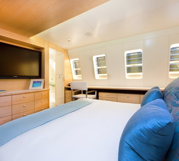 Yacht NECKER BELLE, Jmv Industries (Cmn Group) | CHARTERWORLD Luxury ...